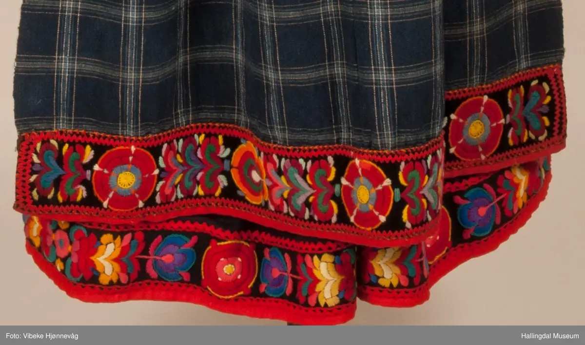 Bunad - Hallingdal Museum / DigitaltMuseum