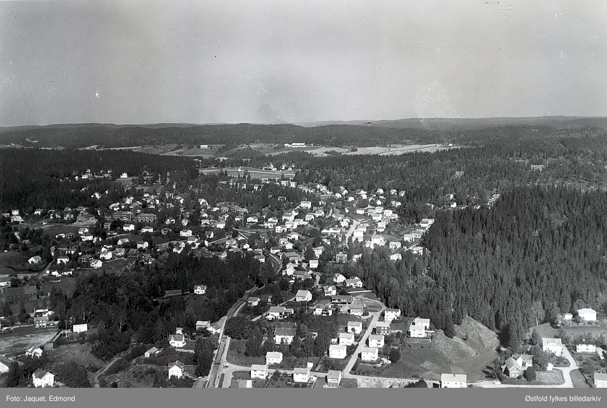 Oversiktsbilde fra fra Mysen sentrum i Eidsberg, flyfoto 21. september ...