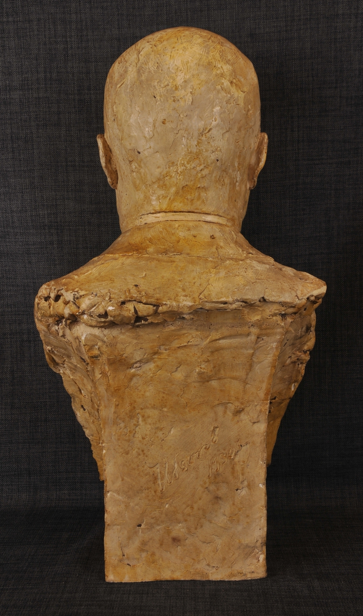 Direktør Ole Wegger [Gipsskulptur] - Vest-Telemark Museum / DigitaltMuseum