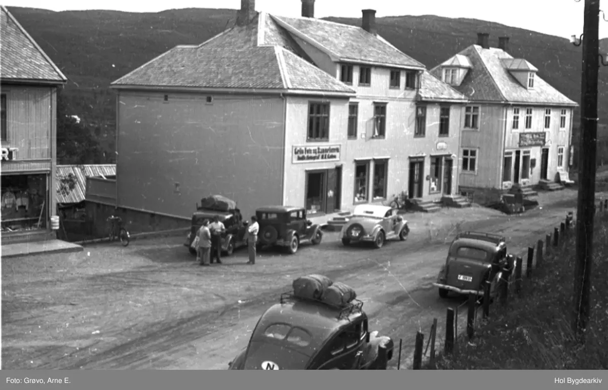 Tettstad, Geilo sentrum, Ford V8 de luxe 1938-modell, Geilo foto, Geilo ...