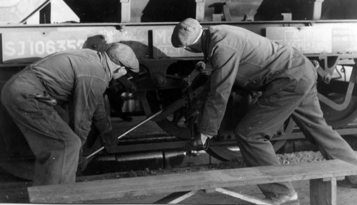 Tømming av malmvogner LKAB - Museum Nord / DigitaltMuseum