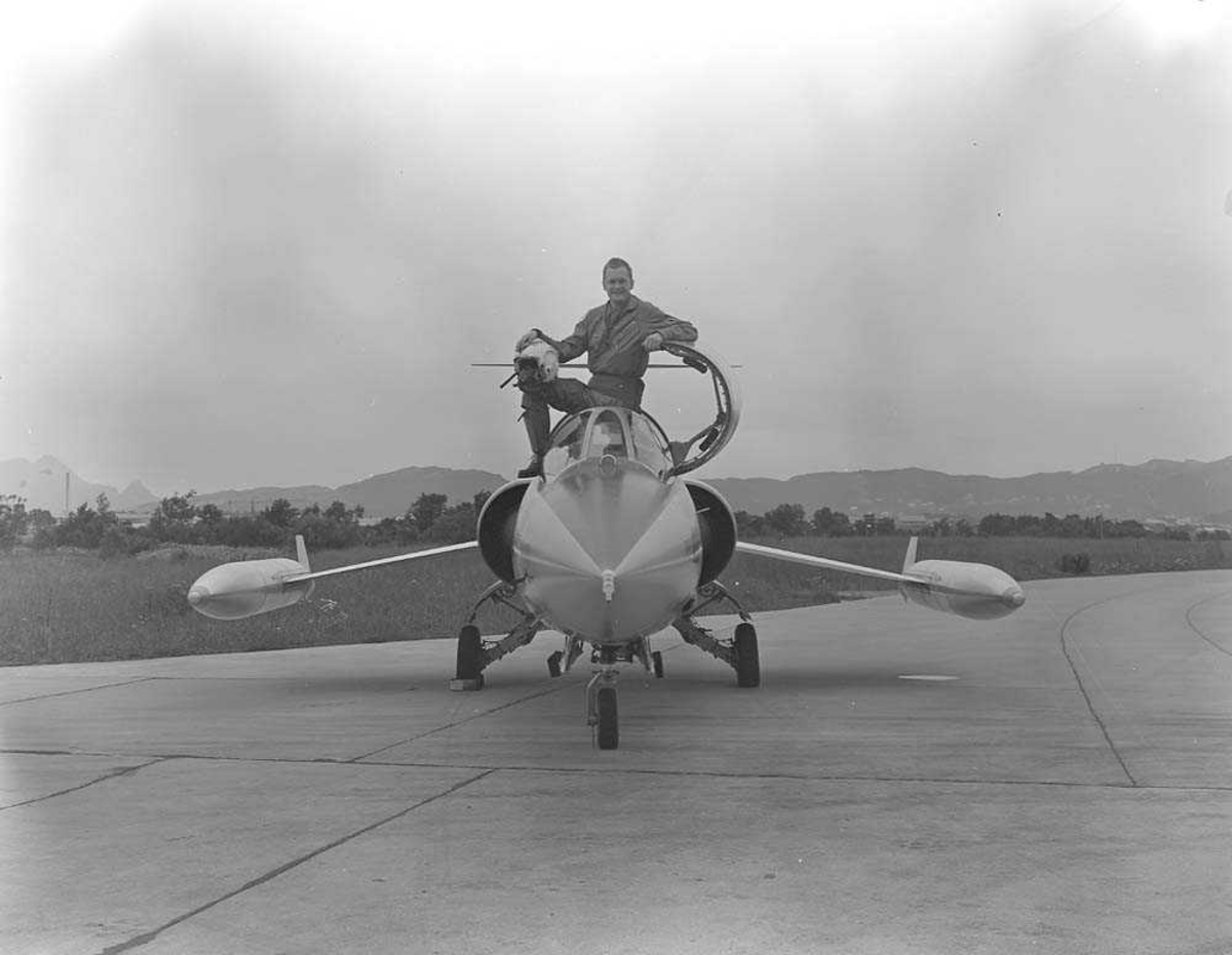 Spesielt portrettfoto av jagerflyger ved 331 skvadron, Bodø flystasjon ...