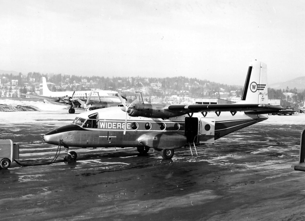 Fornebu lufthavn, Ett fly på bakken, LN-LMB, Nord 260 Super Broussard ...