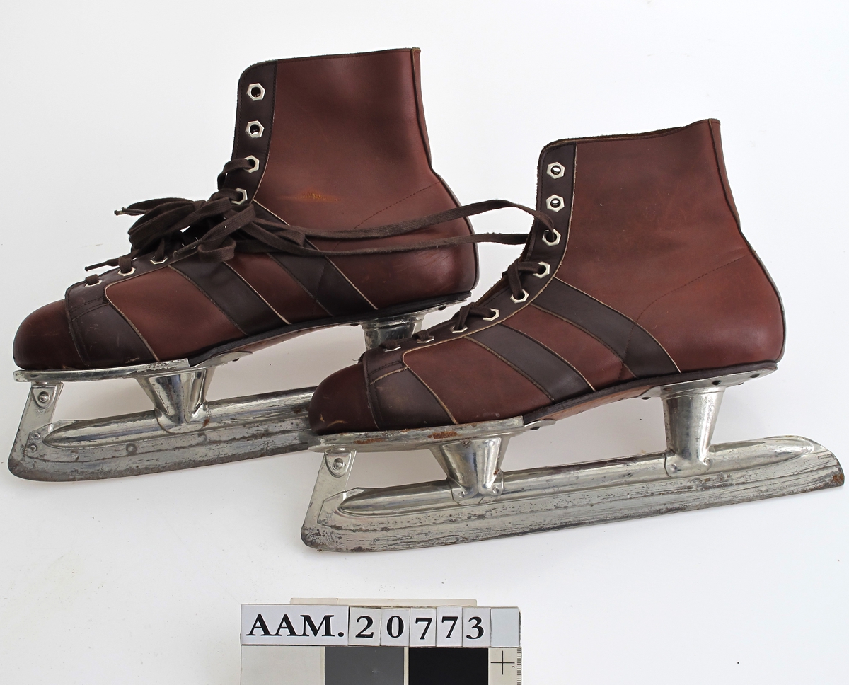 Skøyter 1 par - Aust-Agder museum og arkiv – KUBEN / DigitaltMuseum