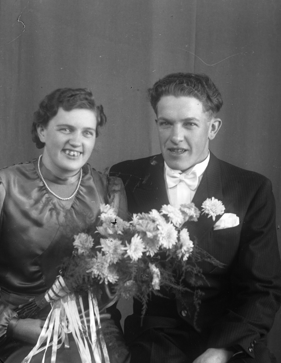 Brudebilde av Elise Olava Klepp og Olav Skredderberget - Gol bygdearkiv ...