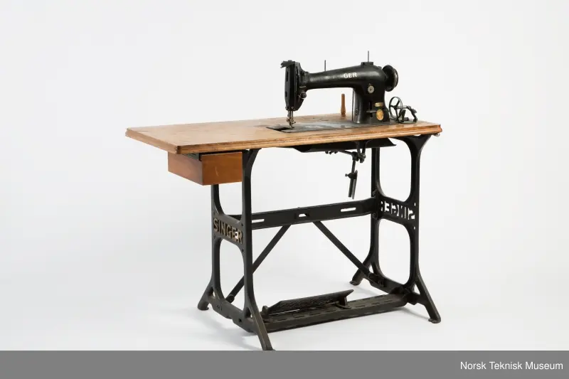Symaskin - Norsk Teknisk Museum / DigitaltMuseum