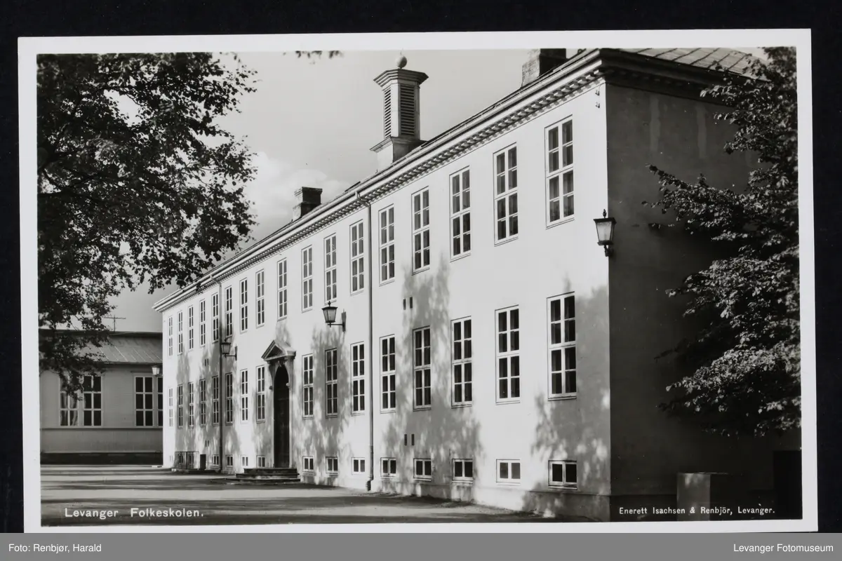 Levanger folkeskole, byskolen. - Levanger Fotomuseum / DigitaltMuseum