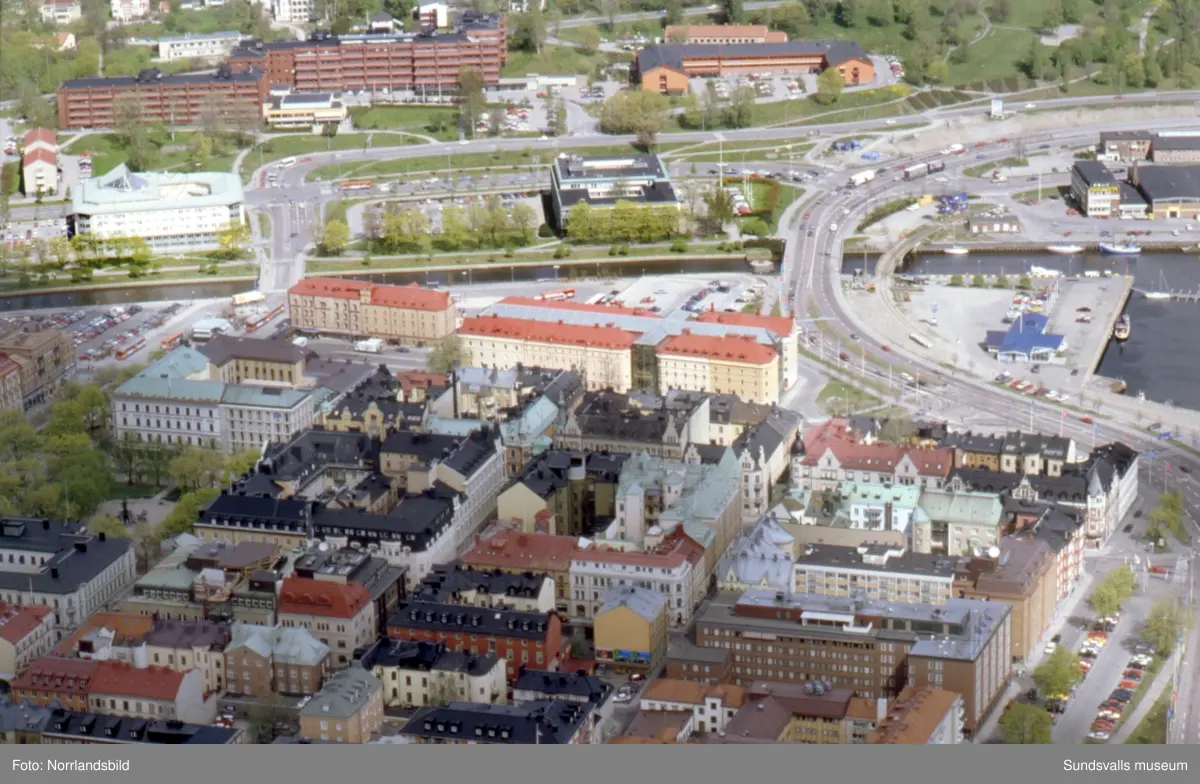 Flygfoton över centrala Sundsvall och Kulturmagasinet. - Sundsvalls ...