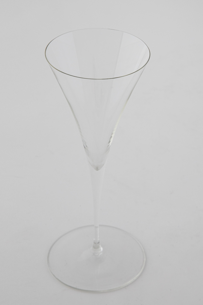 Trinkservice No. 240 [Vinglass] - Nordenfjeldske Kunstindustrimuseum ...