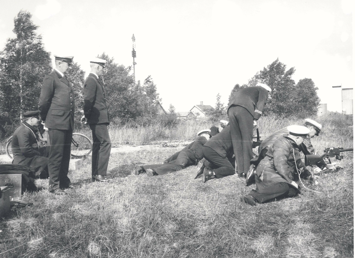 Befal fra marinen driver skyteøvelser i Horten - mellomkrigstid ...