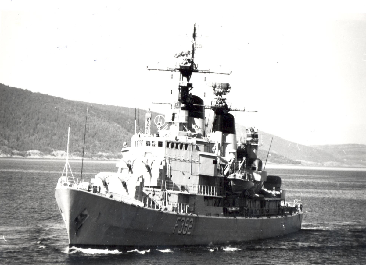 Dansk fregatt Peder Skram, bygget 1965. - Forsvarets museer ...