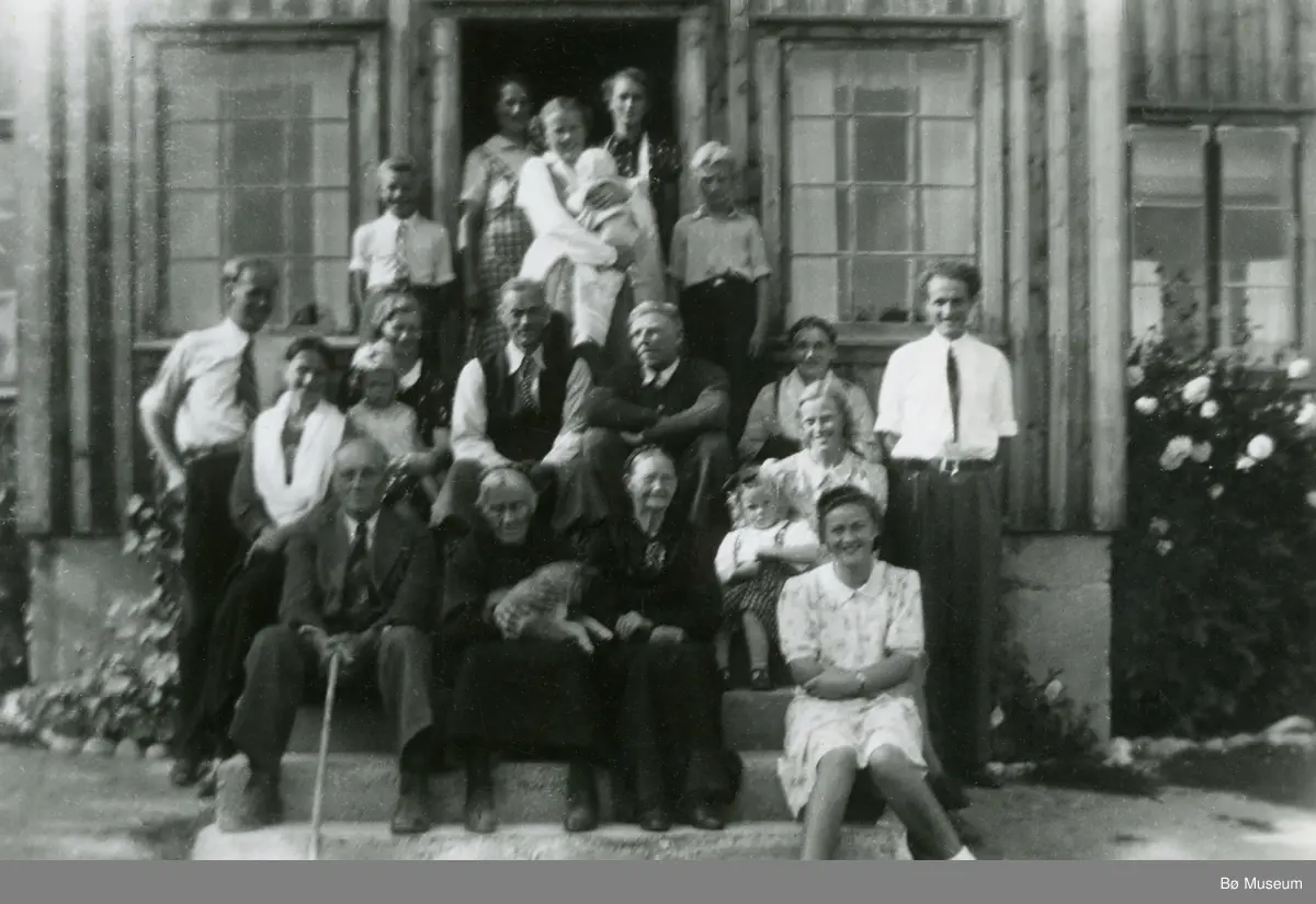 Frå Anne Nyhus sin 75 årsdag på Nyhus. - Bø Museum / DigitaltMuseum