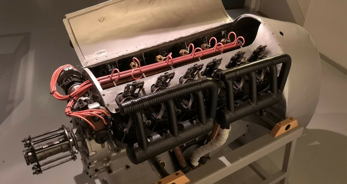 Flymotor - Forsvarets museer / DigitaltMuseum
