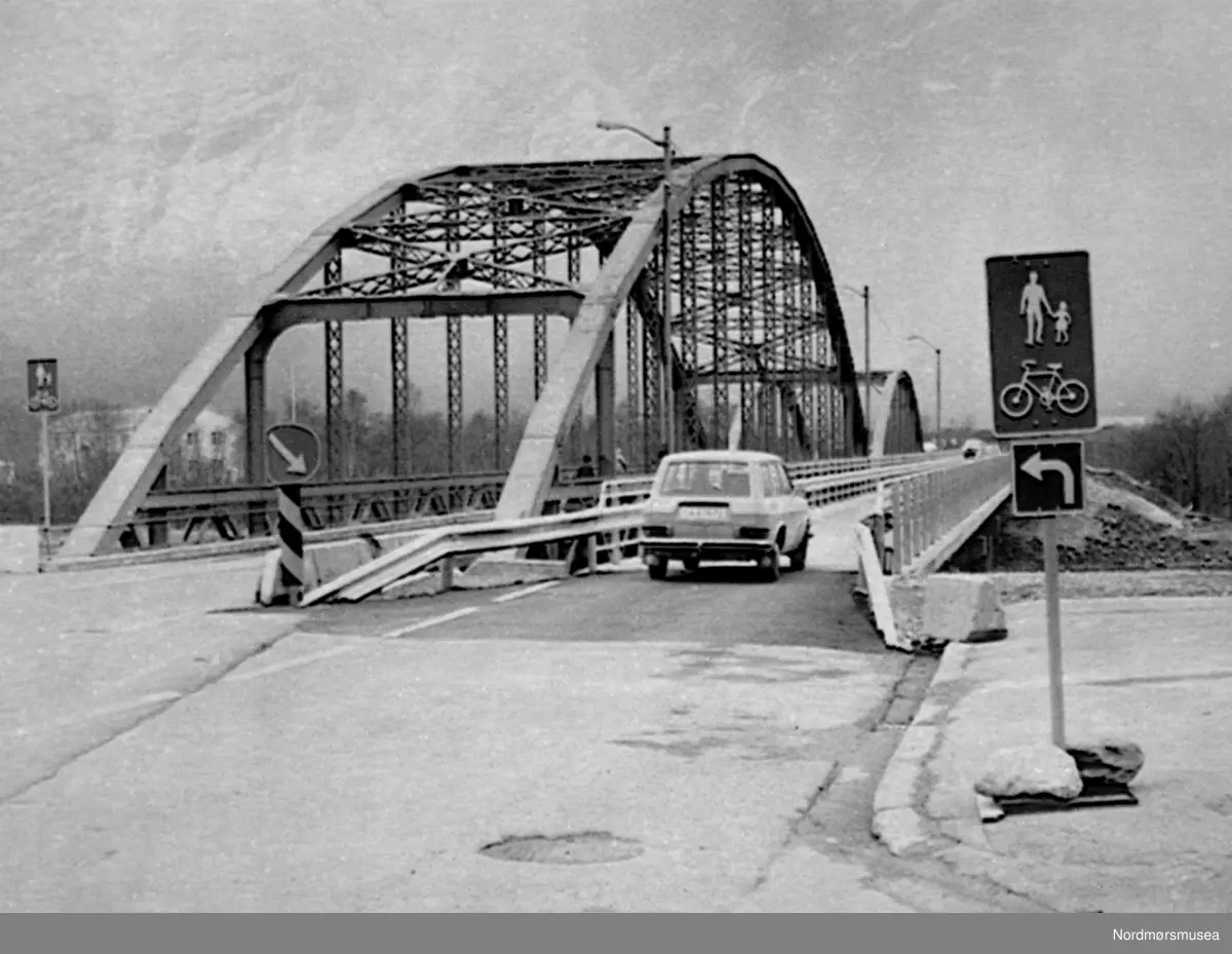 Drivabrua er ei buebru som krysser elva Driva i Sunndalsøra tettsted i ...