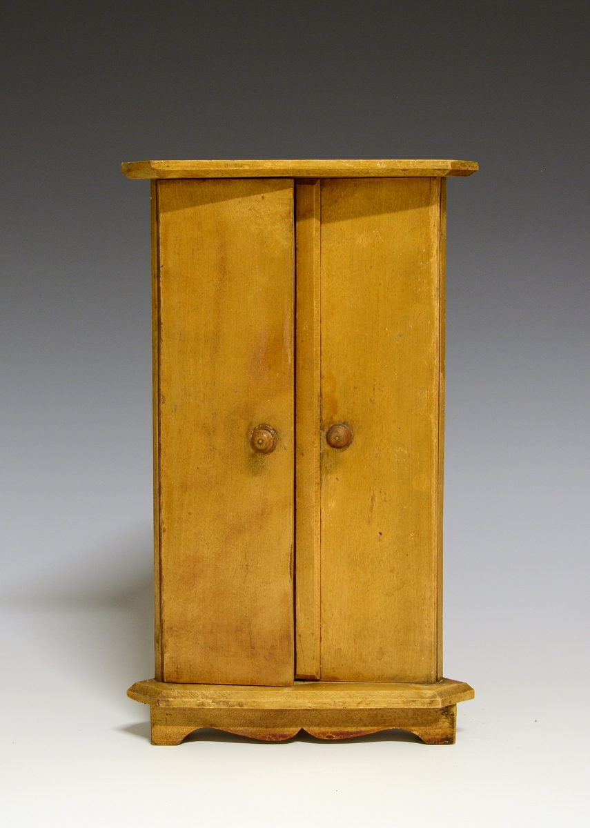 Klesskap - Telemark Museum / DigitaltMuseum