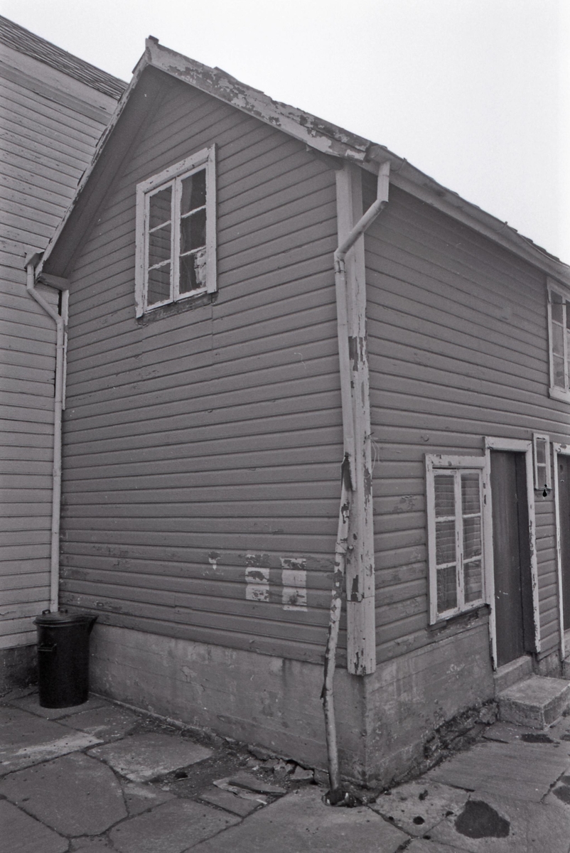 Strandgaten 1 - lite uthus - Haugalandmuseet / DigitaltMuseum