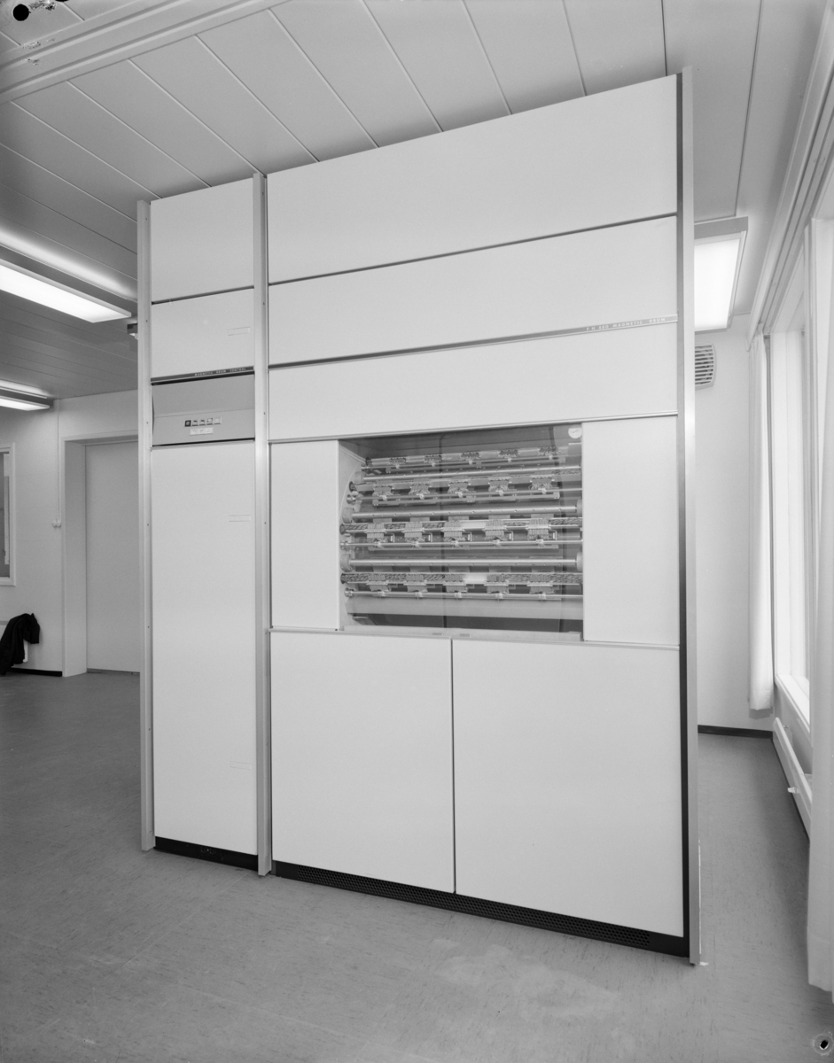 Univac 1107 Thin-film memory computer, Uniservo 2A - DEXTRA Photo ...