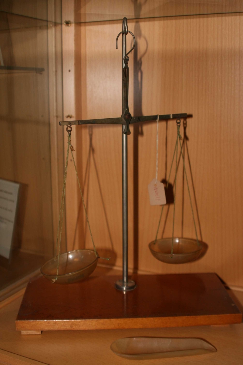 Medisinvekt - Vitenparken Campus Ås / DigitaltMuseum