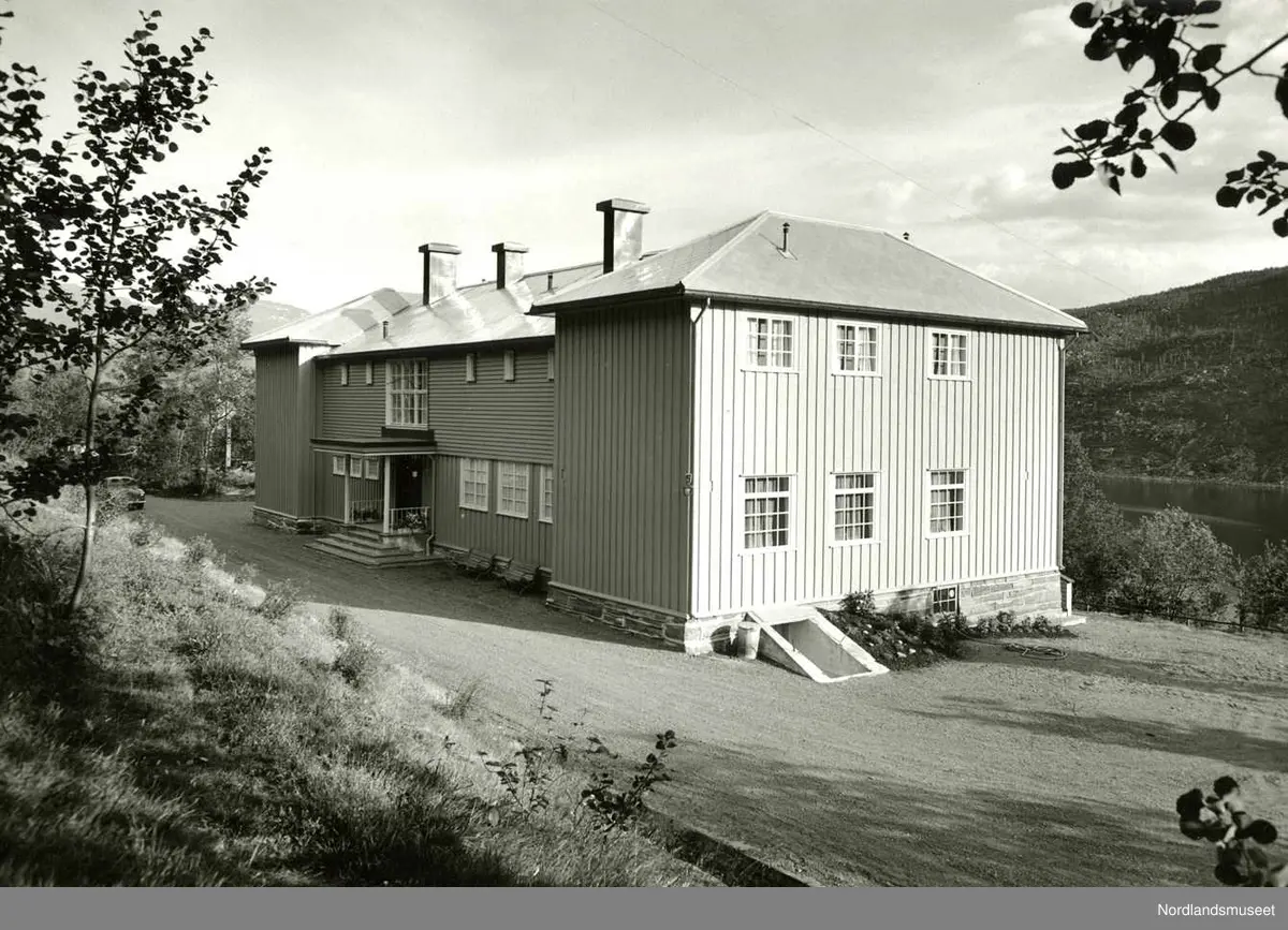 Furulund. Direksjonsvillaen etter restaureringen i 1957 til åpningen av ...