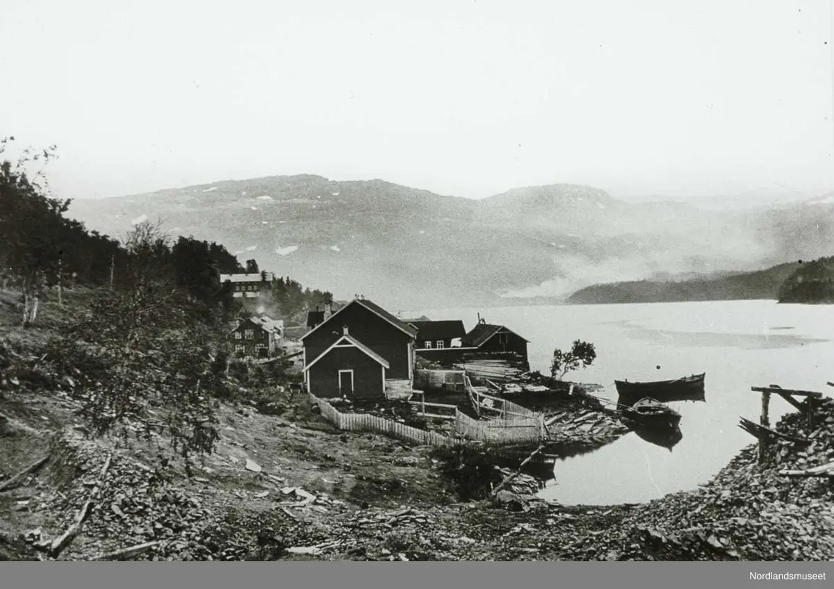 Furulund. Utsyn fra Furulund mot Charlotte. Nærmest er Grisehuset og ...