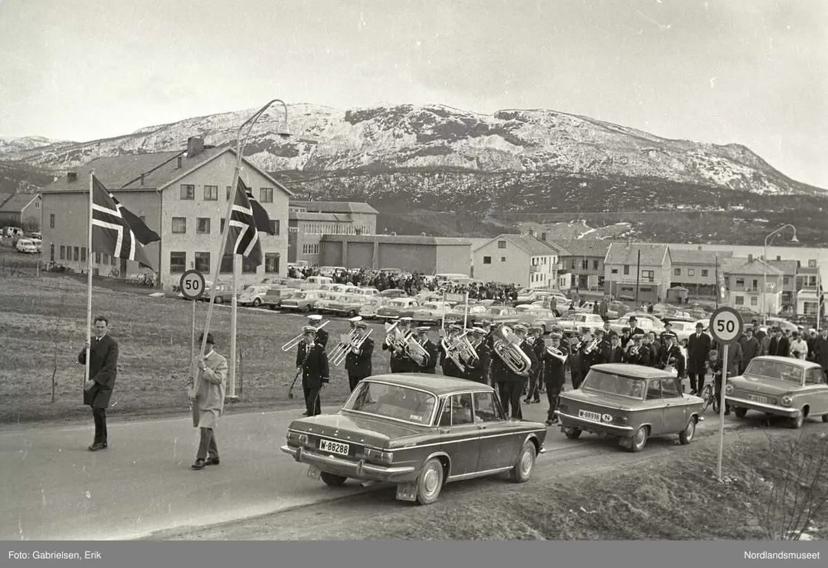Korps Biler Skilt Instrumenter flagg - Nordlandsmuseet / DigitaltMuseum