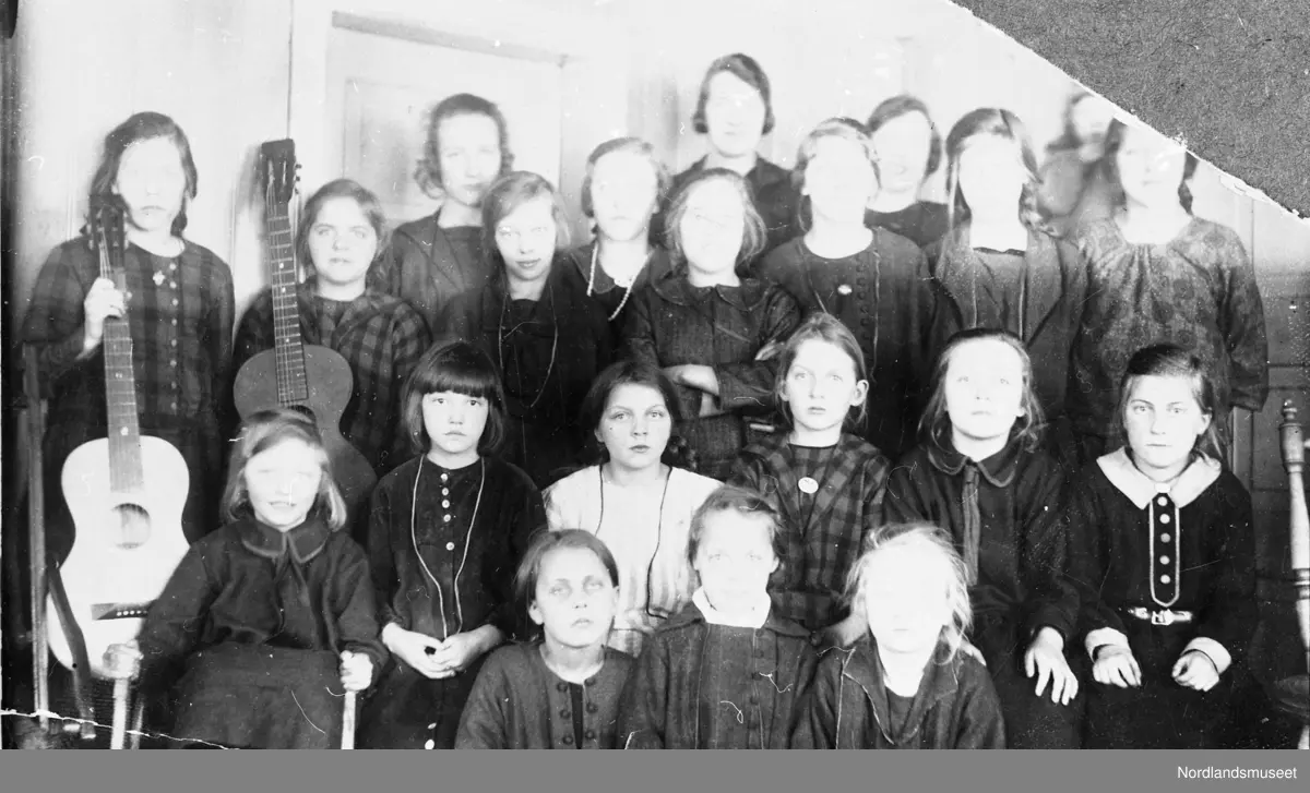 Pikeforeningen "Tusenfryd", Tørfjorden 1925. Grunnlagt av emisær Sigurd ...