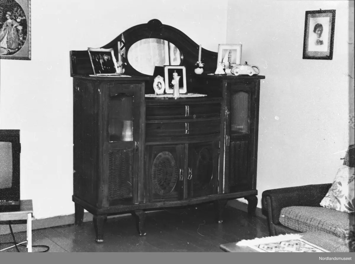 Buffet laget av Simon Olsen, Kobbskarnes. - Nordlandsmuseet ...