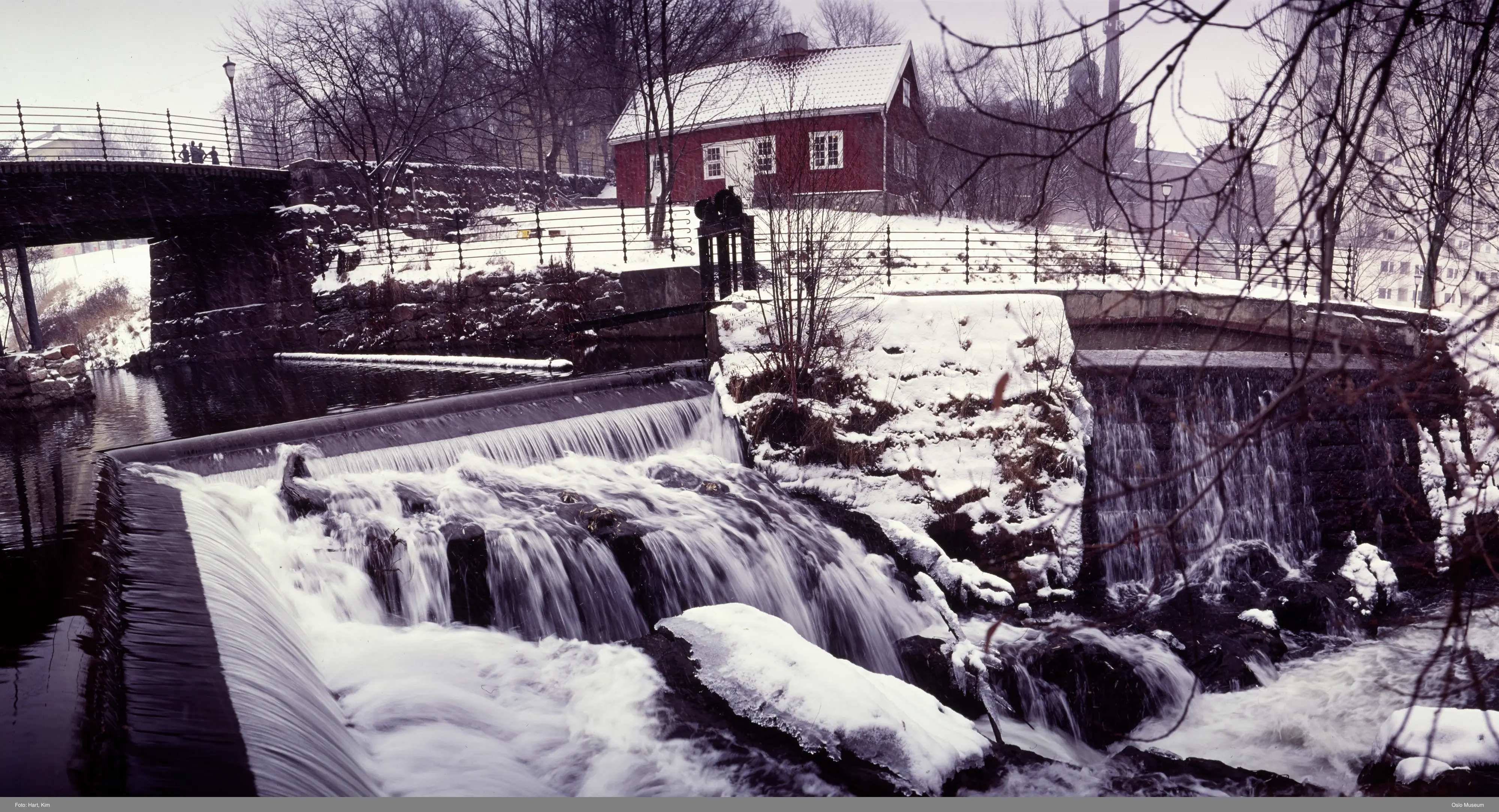 "Hønse-Lovisas hus" ved Akerselva. - Oslo Museum / DigitaltMuseum