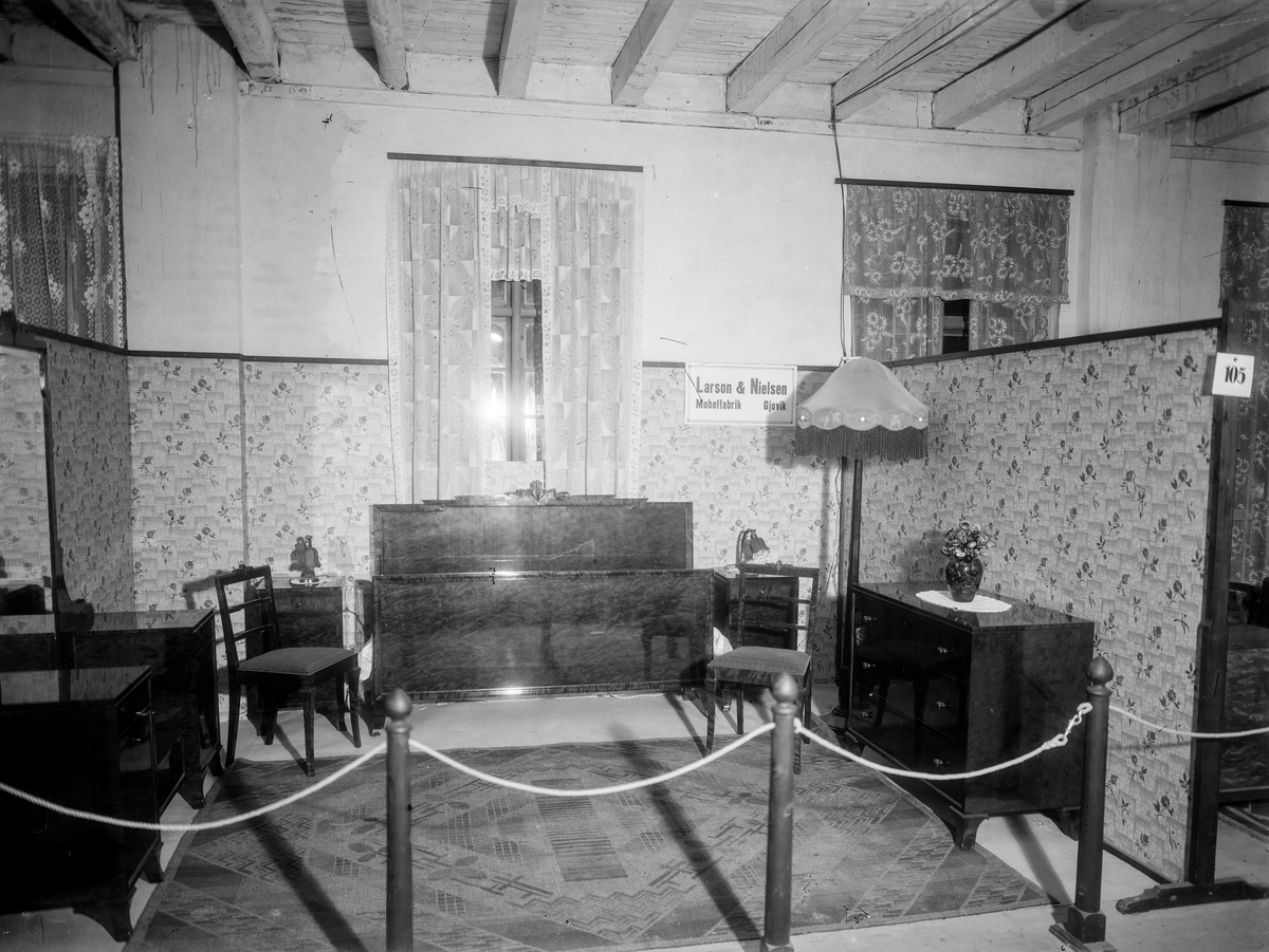 Salongmøblement, soveværelsesmøblement, Larson og Nielsen møbelfabrik ...