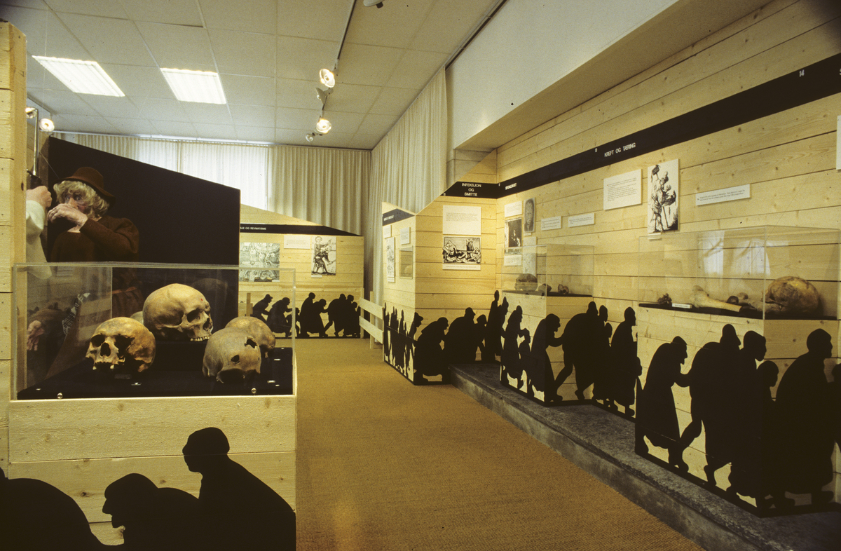 Utstillingen "Sott og sår. Sykdom og skade i middelalderen" i ...