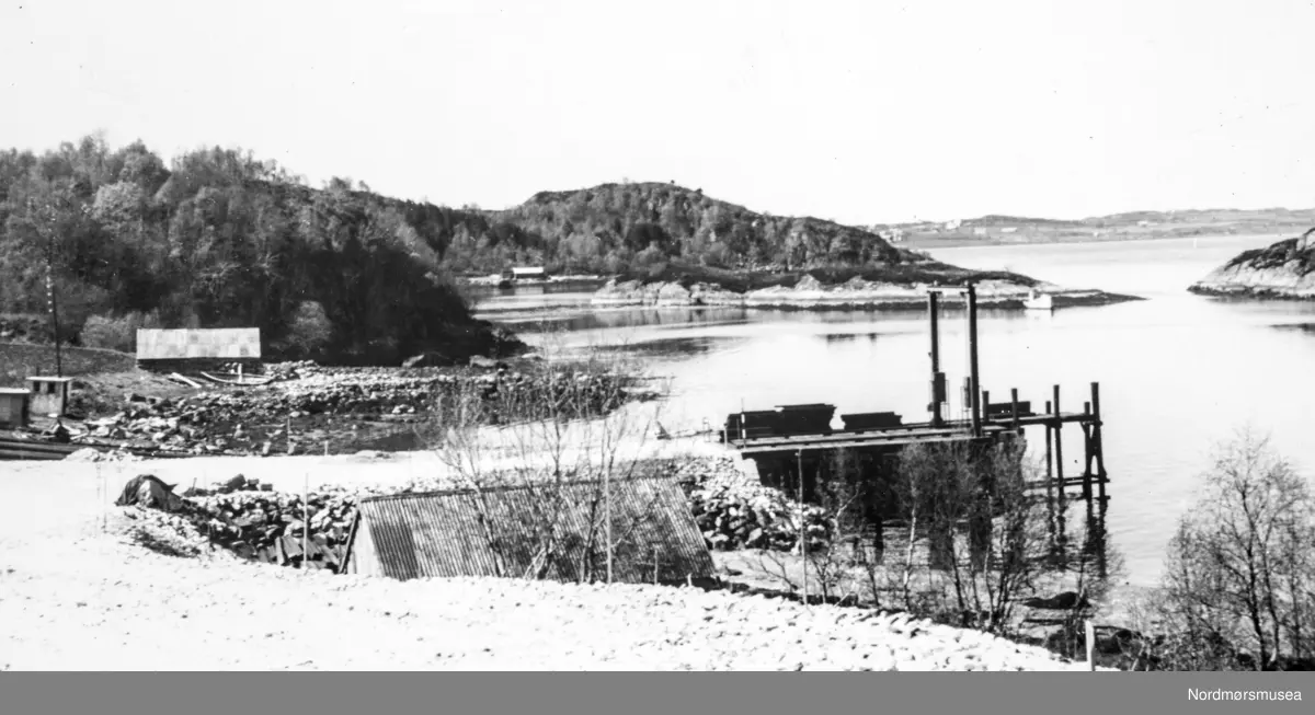 Fergekai på Nordmøre. Averøy? Bildet er fra avisa Tidens Krav sitt ...