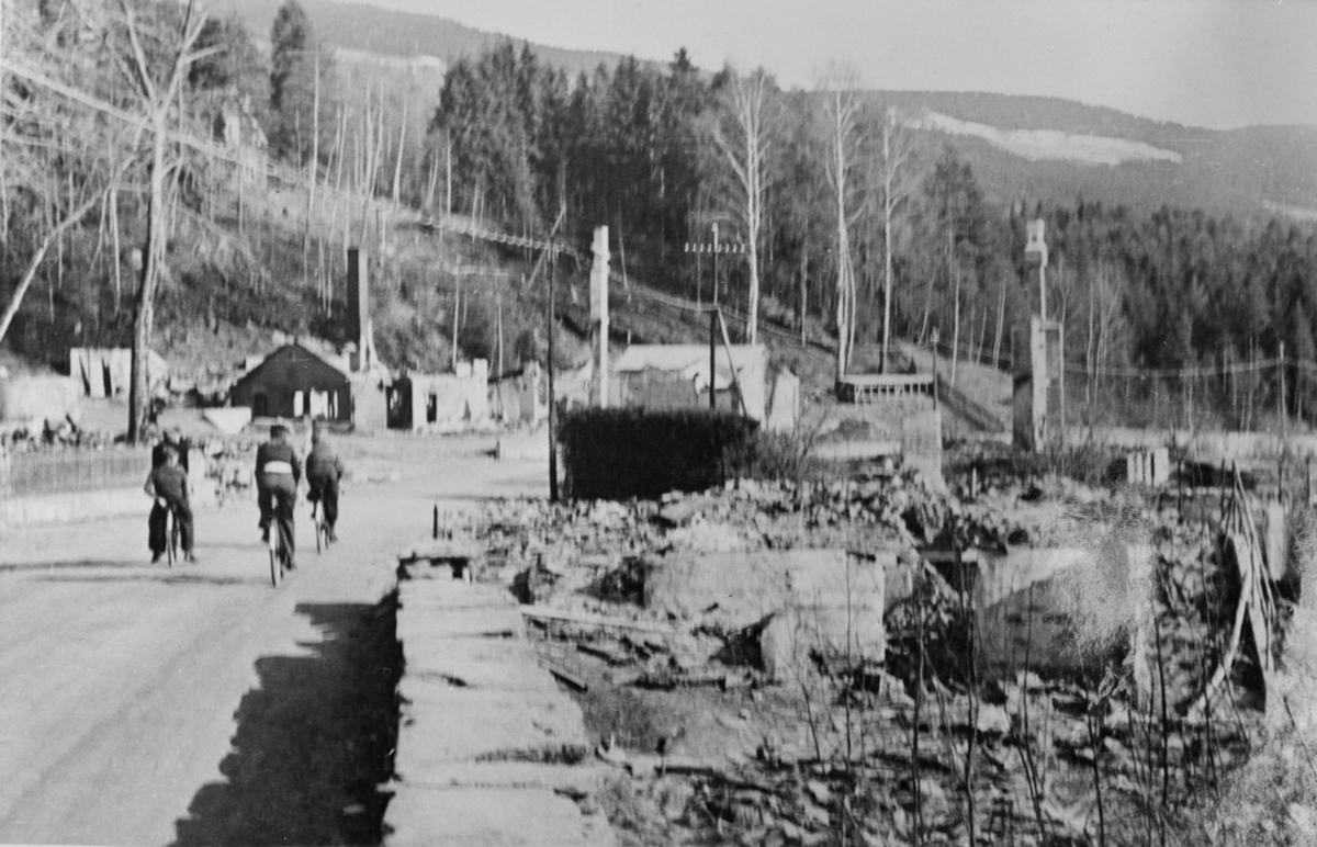 Oppland, Øyer, Tretten, ruiner av Stav sentrum tatt fra nord ...