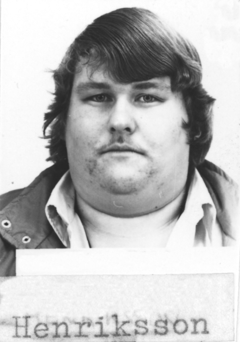 Ett ID-kort på Leif Kenneth Henriksson som ryckte ut 1980 ...