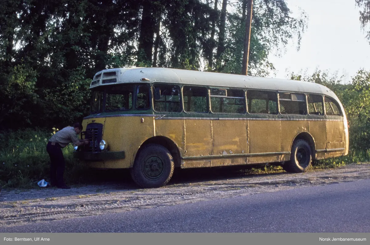 Utrangert rutebil med karosseri fra Sverre Munch og chassis fra Guy ...