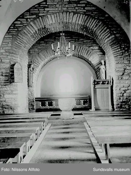 Våmbs kyrka, interiör. - Sundsvalls museum / DigitaltMuseum