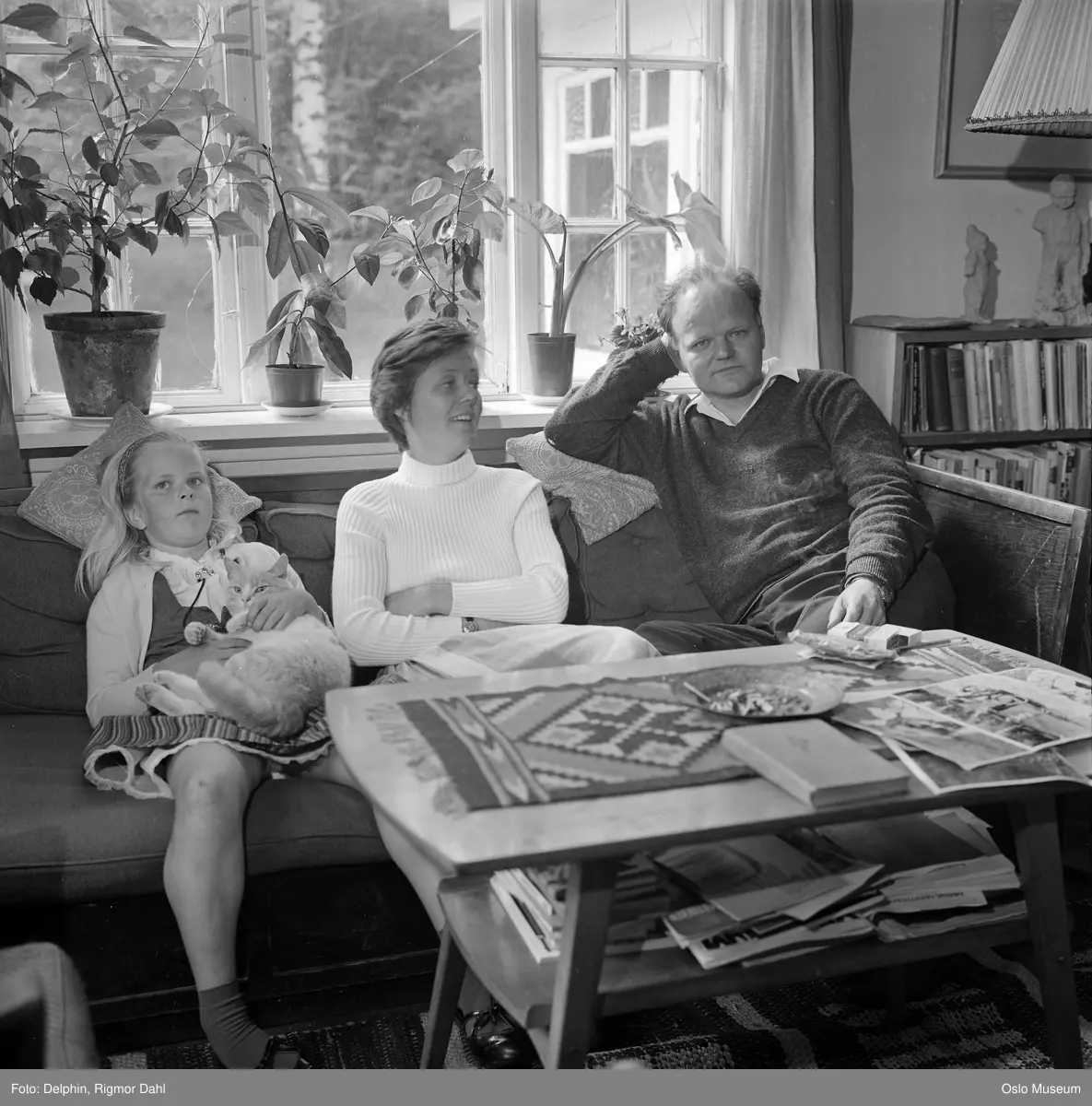 Harald Sverdrup med kone og datter, Stokke. - Oslo Museum / DigitaltMuseum