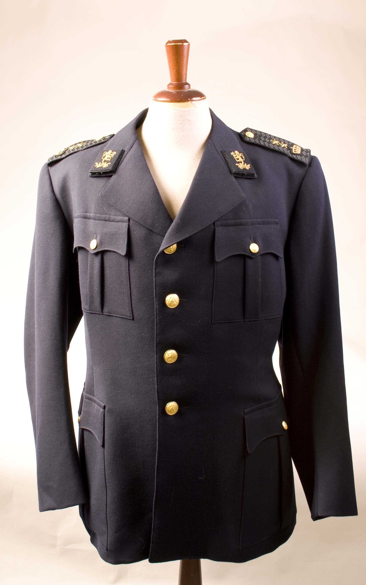 Politiuniform - Justismuseet / DigitaltMuseum