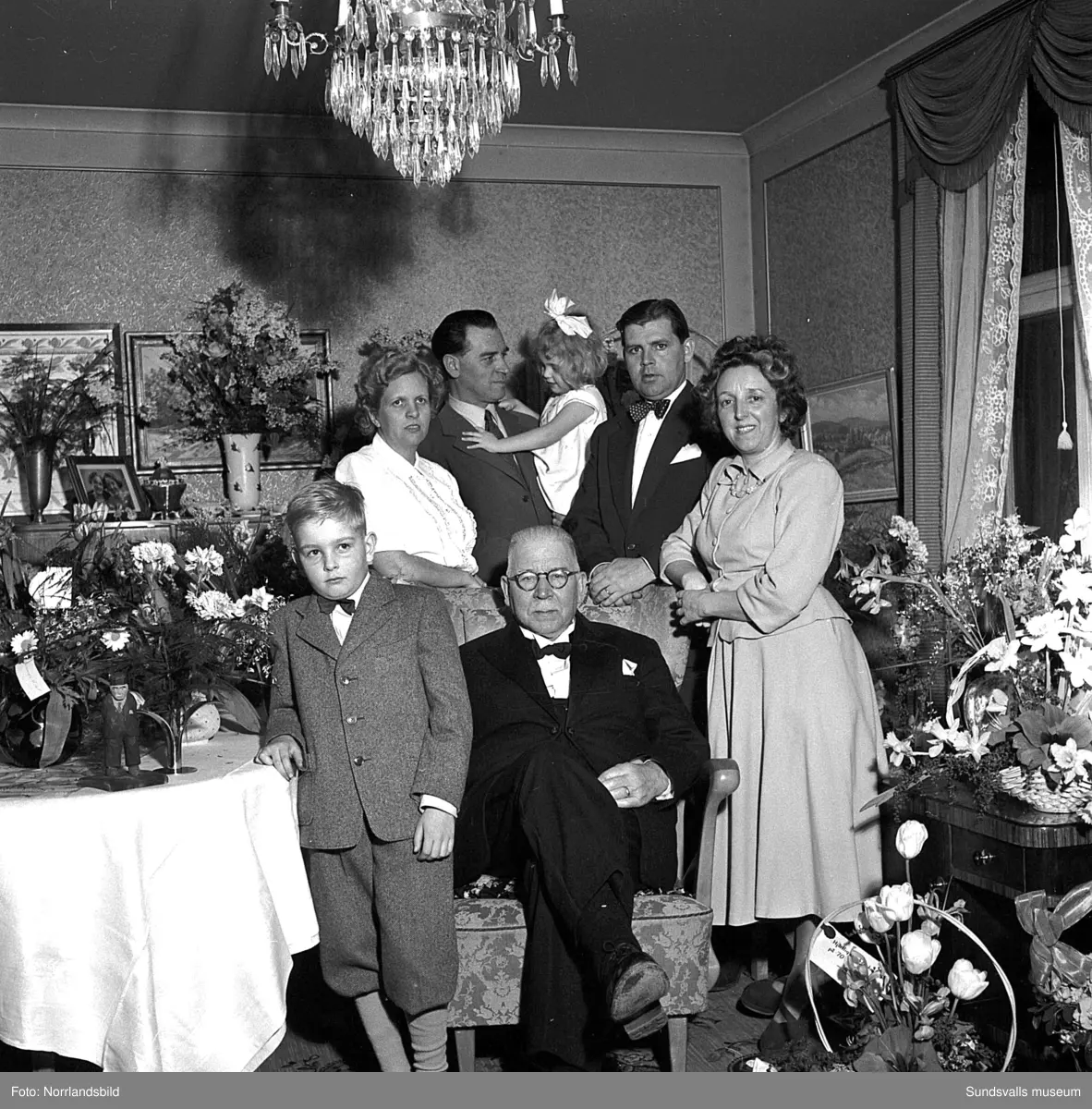 Målarmästare Carl Rupert Bonnströms 70-årsdag. Födelsedagsporträtt samt ...