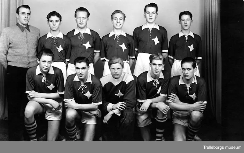Sport, handboll I.F.K. början av 1950-talet. Stående från vänster, Sten ...