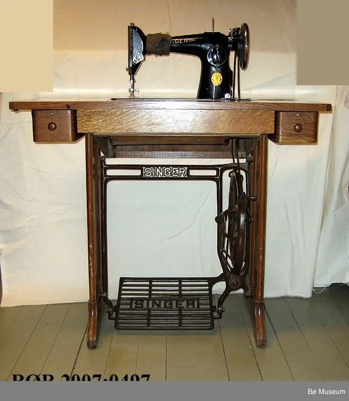 Symaskin - Bø Museum / DigitaltMuseum