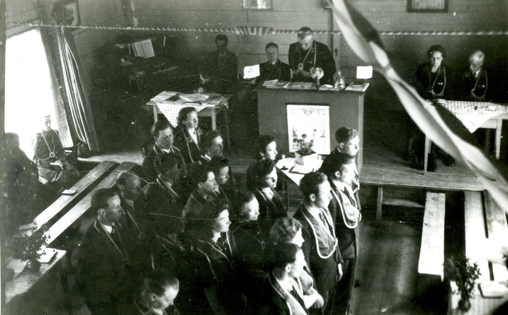 Distriktslosjemøte. Regaljer. IOGT. Sittende ved testolen: Gunnar ...