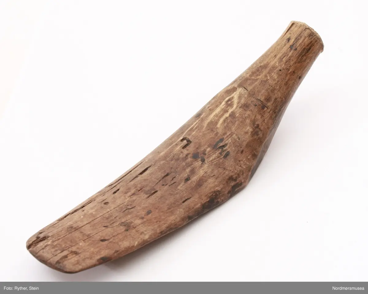 Lest med ristbiter - Nordmørsmusea / DigitaltMuseum