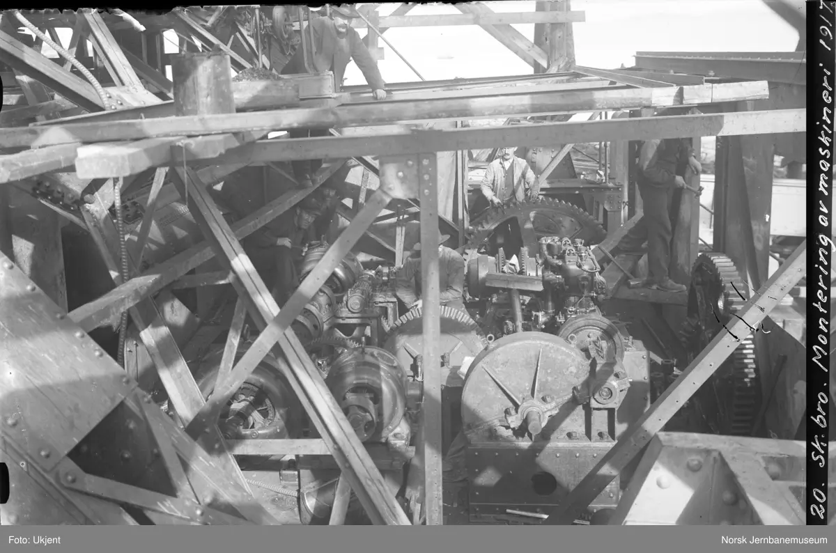 Skansen bru : montering av maskineri - Norsk Jernbanemuseum ...