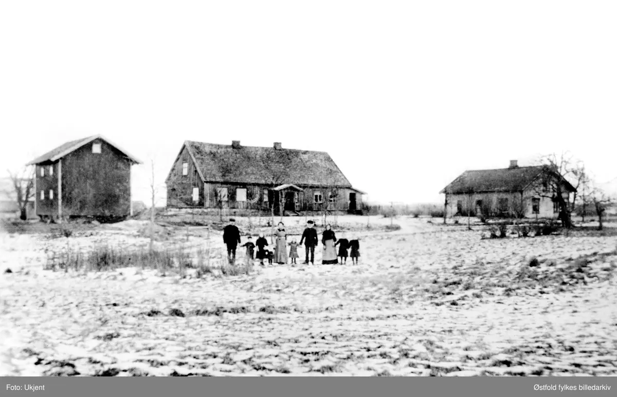 Gården Berg i Eidsberg, ca. 1920. - Østfold fylkes billedarkiv ...