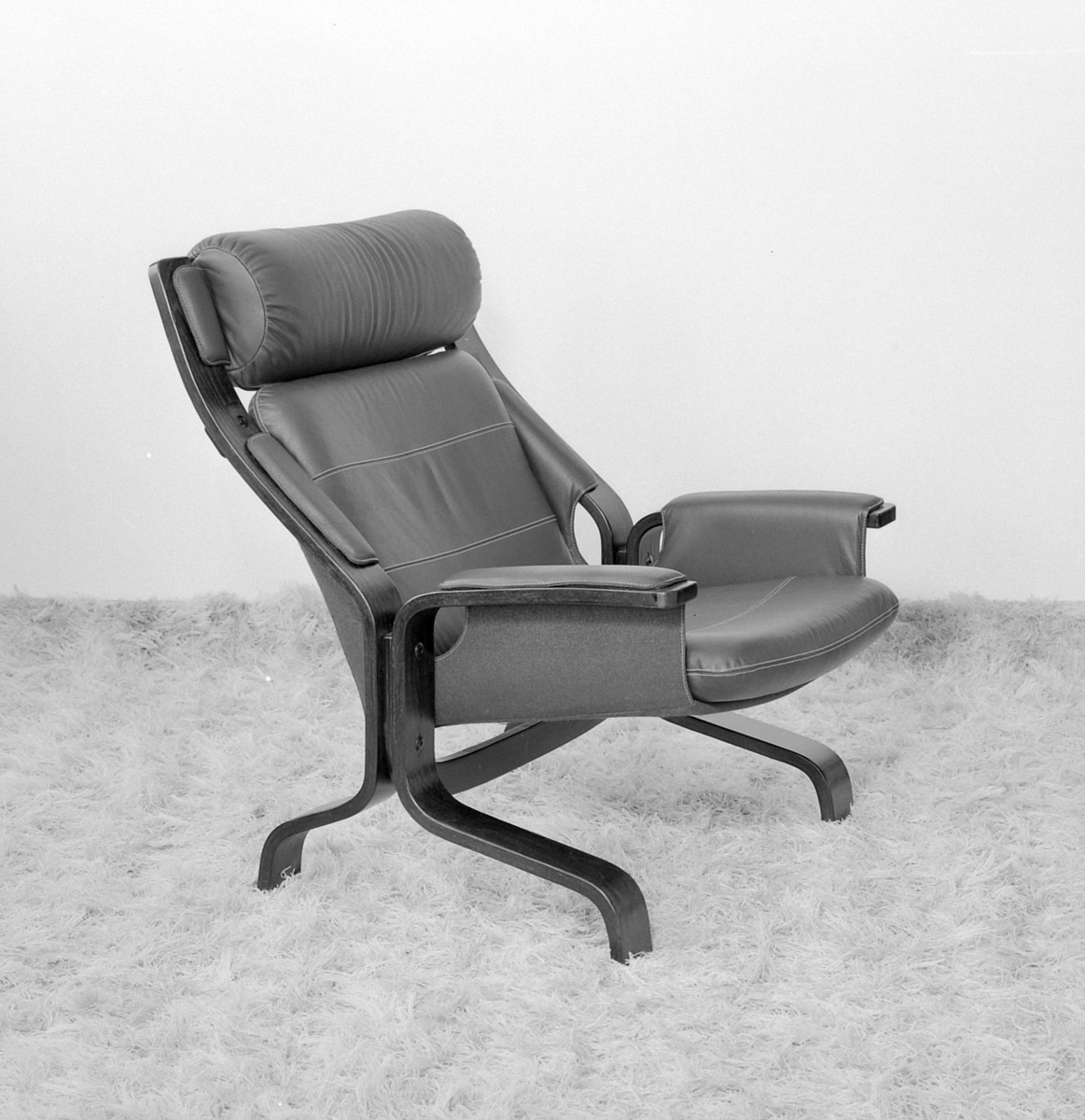 Lenestol. - Møbelmuseet / DigitaltMuseum