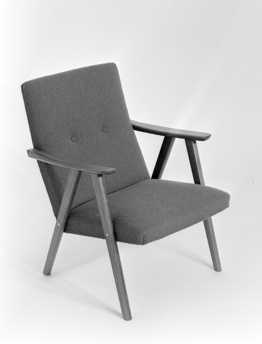 Lenestol. - Møbelmuseet / DigitaltMuseum