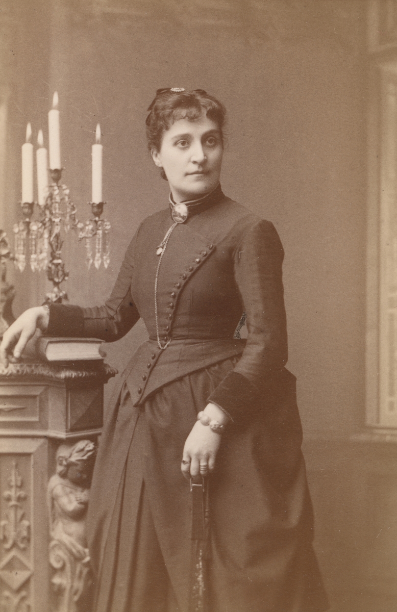 Porträtt av Hulda Katarina Lindgren - Östergötlands museum / DigitaltMuseum