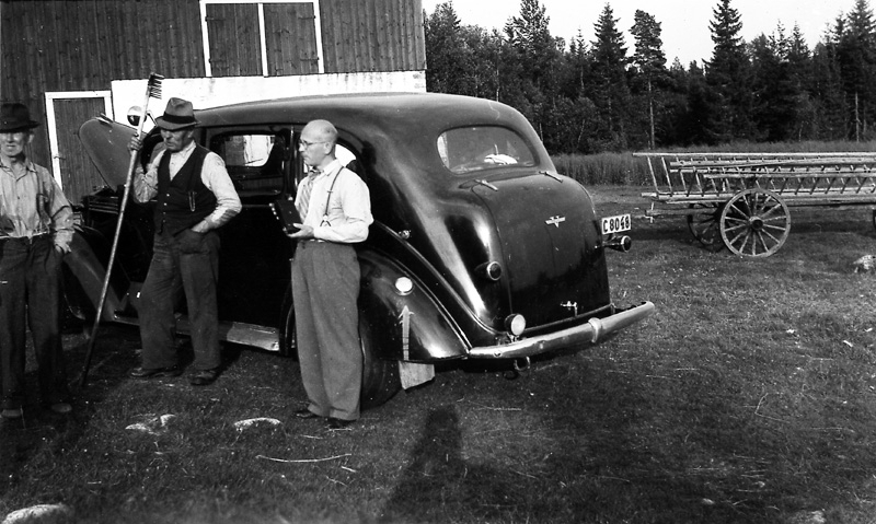 Fr v: Emil Henriksson f 1874 i Rävberg Viggen, Henrik Mattsson f 1866 i ...