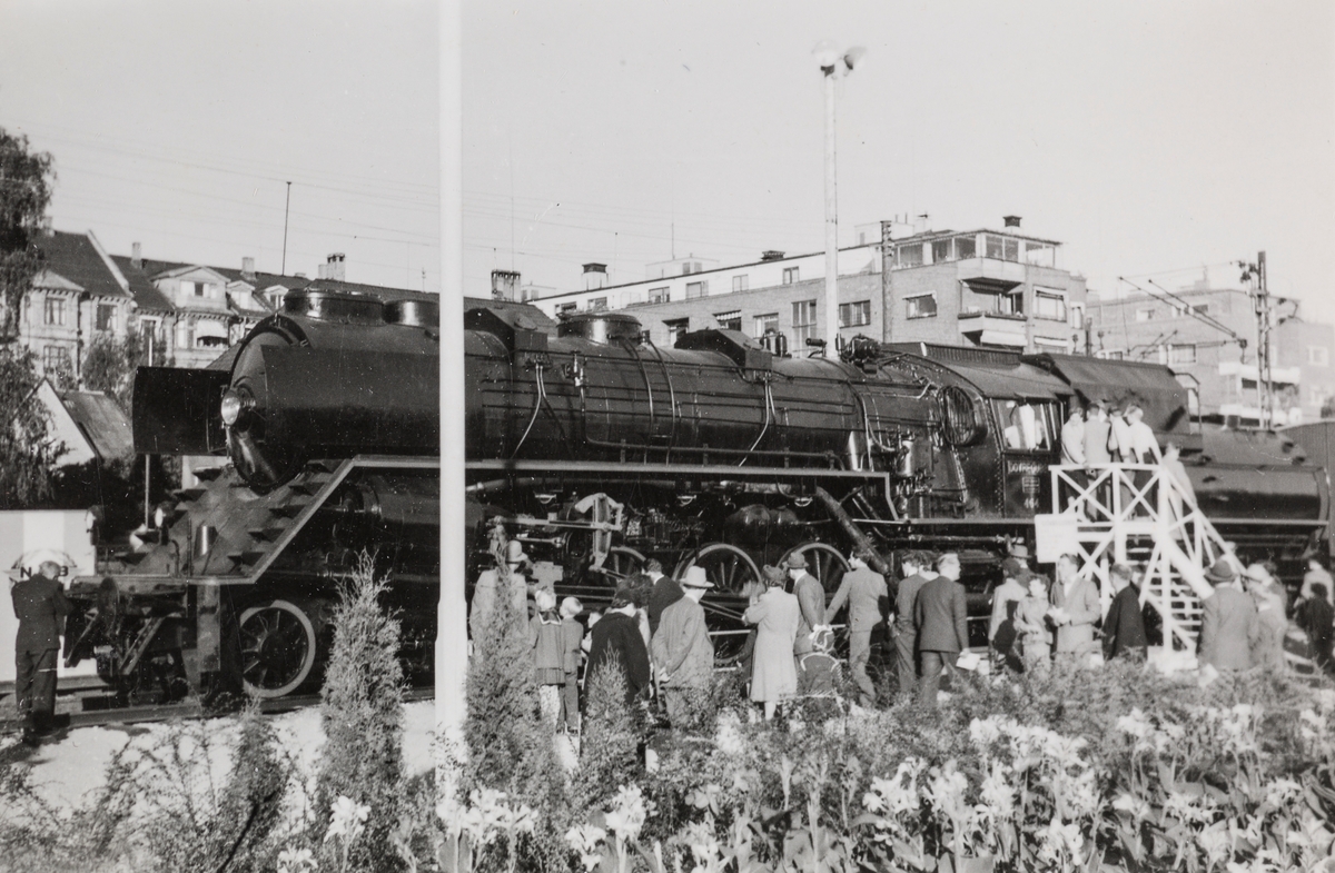NSBs 100 års jubileumsutstilling i Oslo i september 1954. NSBs ...