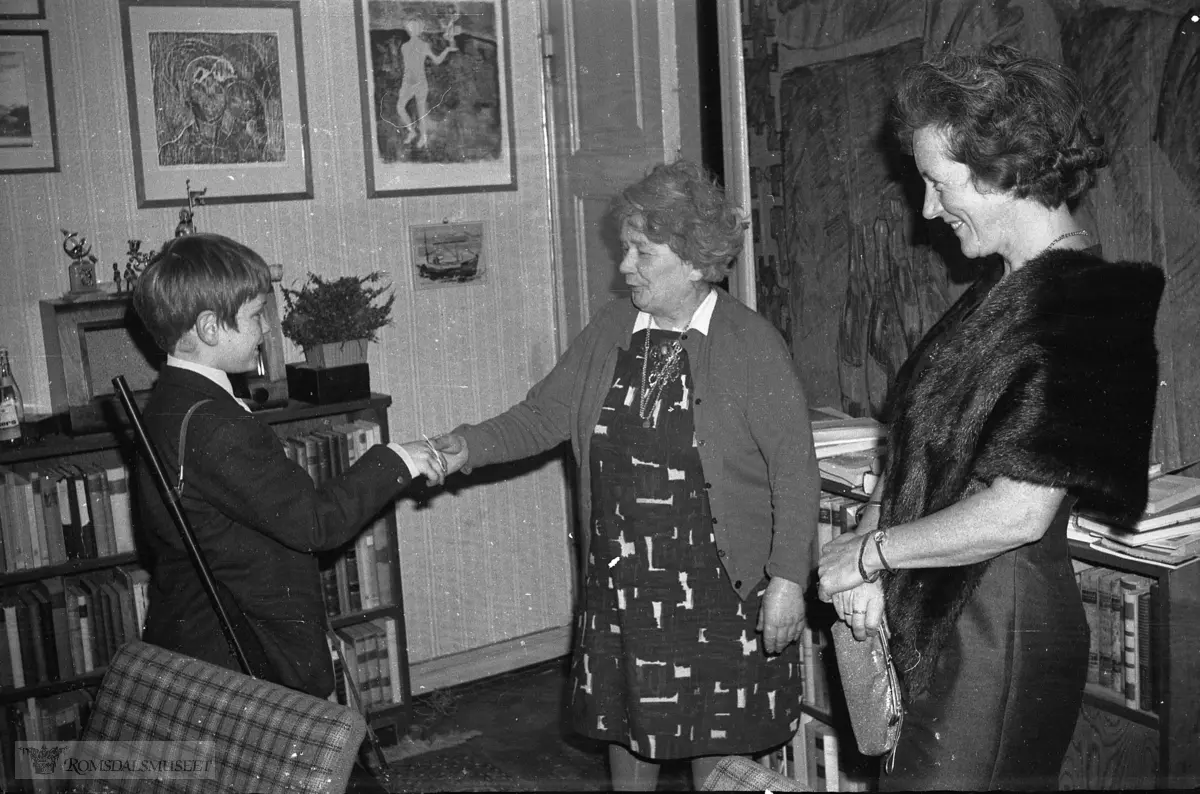 "Nyår 1972"."??? 07.01.1972" .Juleselskap hjemme hos Nils Parelius ...